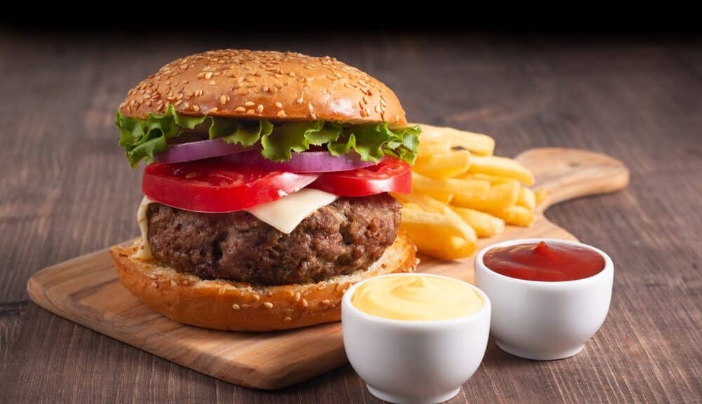 5 Telltale Signs Your Burger Is Undercooked - Becomethechef